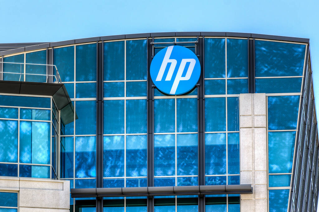 HP Inc (HPQ) Stock Price Fell 6.6% in a Week on Buffet Stock Sell